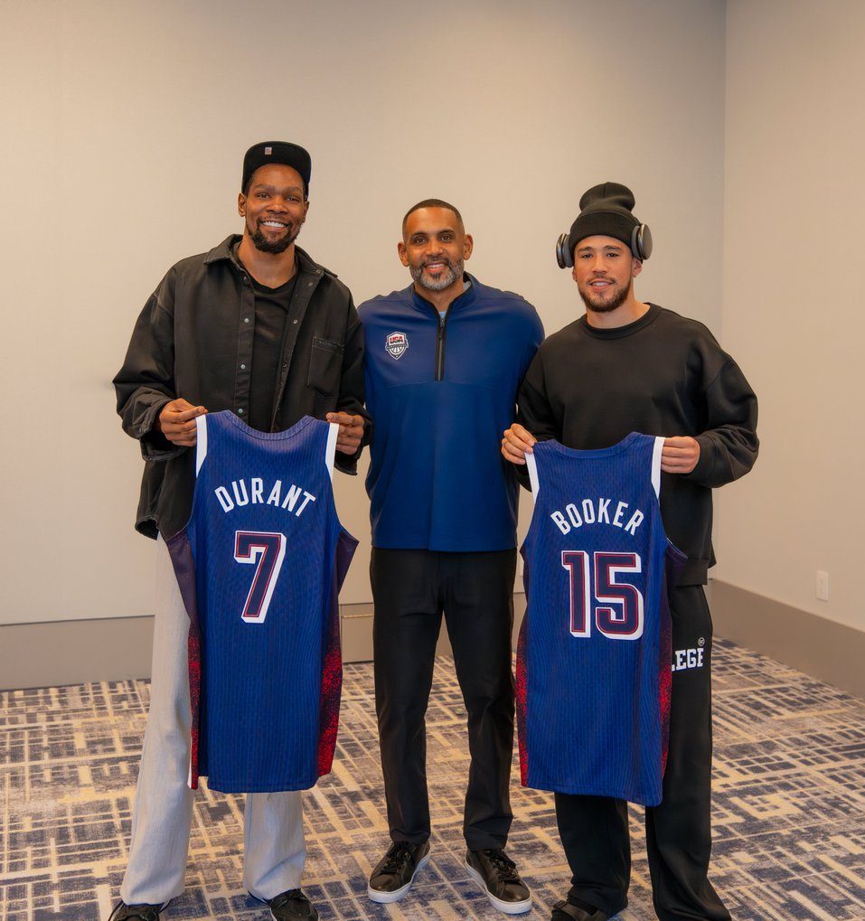 Devin Booker and Kevin Durant get special surprise from Grant Hill